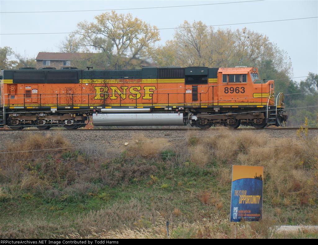 BNSF 8963
